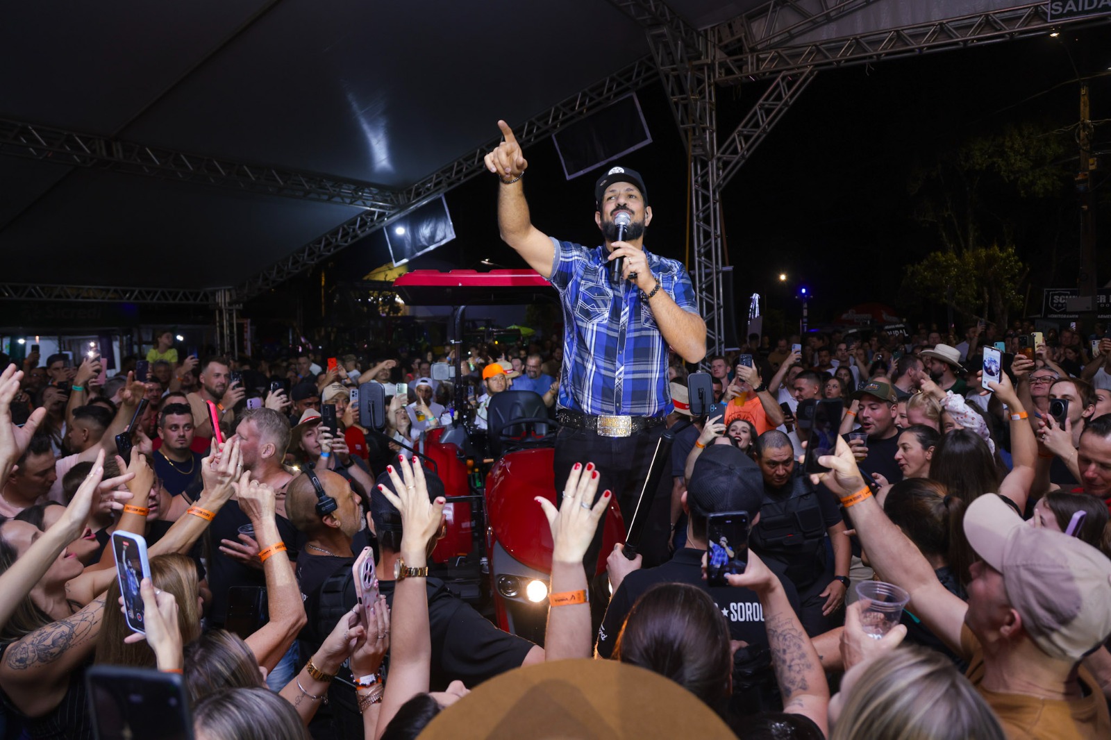 Show de Fernando e Sorocaba marca a Fepar 2025 como uma das maiores ...